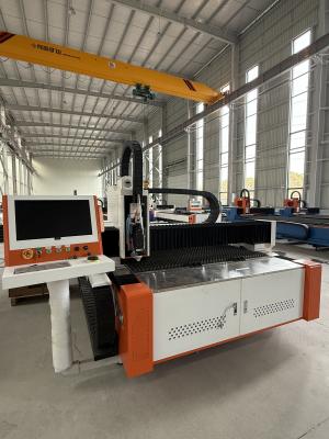 Cina Precisione di posizionamento ripetuto ± 0,02 mm Macchina di taglio laser a tavolo singolo per applicazioni industriali in vendita