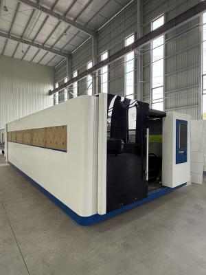 Cina 4000 mm*2000 mm Area di taglio Tavola di scambio Macchina di taglio laser con sistema di controllo BOCHU in vendita