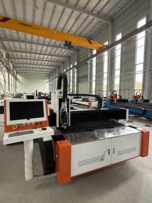 Cina Macchina di taglio laser a tavolo singolo mondiale con precisione di posizionamento di ± 0,01 mm e alta precisione in vendita