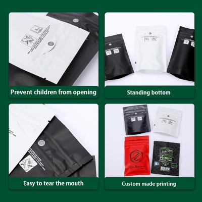 Cina Sacchetti di plastica Mylar a misura a prova di odore a prova di bambino di plastica resistente alla chiusura della cerniera in vendita