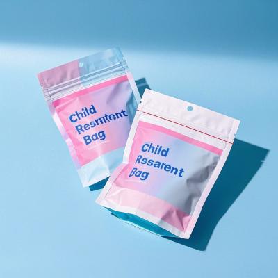 中国 Custom Logo Packaging 1oz 28g / 7 Gram / 4x5 Inch 3.5 G Edible Candy Cookie Smell Proof Zipper Mylar Plastic Bag 販売のため