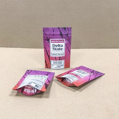 中国 Personalized Smell-Proof Zipper Bags | Mylar Cigar/Tobacco Pouches | Resealable Plastic Herb & Weed Packaging 販売のため