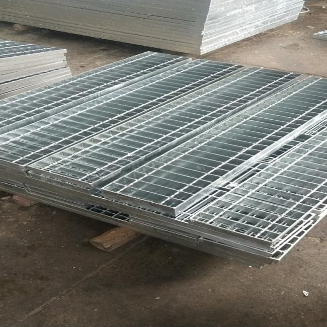 Grating Galvanized 3X24 FT Hot DIP Galvanized 38X5mm Bar Grating for Catwalk Anti-Slip Aluminum Rooftop Walkway Safety Grating