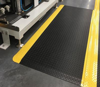 Cina Cleanroom 3 Layers Long Anti Fatigue Mat ESD Anti Static No Flat in vendita