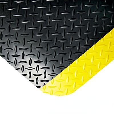 Cina 3 Layers Black And Yellow Flooring ESD Anti Fatigue Mat Professional in vendita