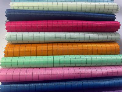 中国 Antistatic Cleanroom Lint Free Polyester ESD Safety Anti-Static Fabric For Lab Clothing 販売のため