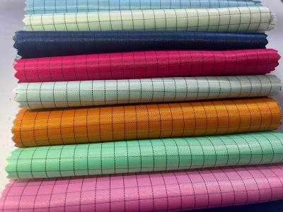Cina Antistatic Cleanroom Lint Free Polyester ESD Safety Anti-Static Fabric For Lab Clothing in vendita