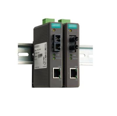 Cina MOXA IMC-21-M-ST Photoconverter di livello di ingresso Industrial 10 100BaseT X a 100BaseFX in vendita