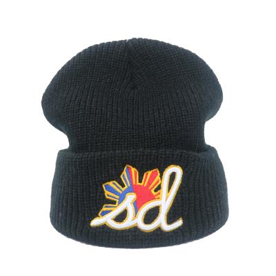 China Custom Black 3D Embroidery Beanie High Warmth Level for sale