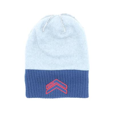 Cina Cappelli invernali sportivi personalizzati 2023 Disegni ODM con rivestimento di lana spessa Pom Pom Beanies in vendita