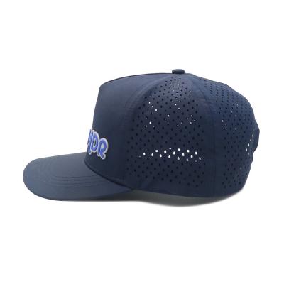 Cina 5 pannelli gomma PVC Logo impermeabile Laser taglio buco perforato Snapback cappello da baseball in vendita