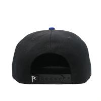 China Custom Two-Tone 6 Panel Basketball Snapback Cap Cotton Structured 58cm for sale