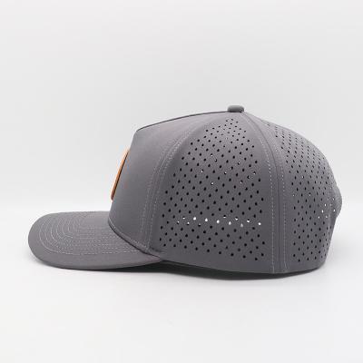 Cina Cappello da golf a gomma personalizzato Cappello a taglio laser impermeabile Cappello sportivo per stile di vita attivo in vendita