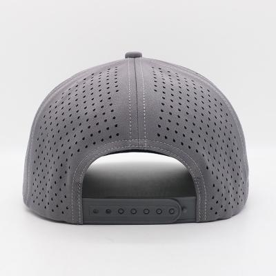 Cina Cappello da golf a gomma personalizzato Cappello a taglio laser impermeabile Cappello sportivo per stile di vita attivo in vendita