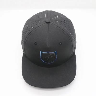 Cina Performance Outdoor Mesh Polyester Perforated Golf Hat Trucker Hat Logo di gomma in vendita