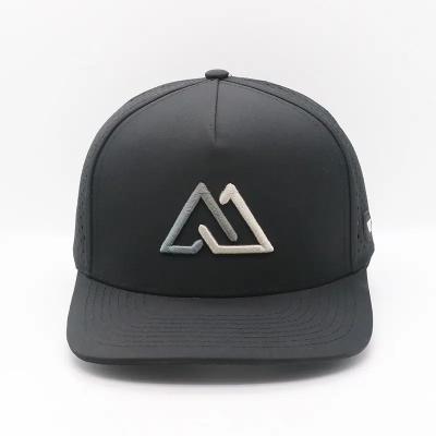 Cina Performance Outdoor Mesh Polyester Perforated Golf Hat Trucker Hat Logo di gomma in vendita
