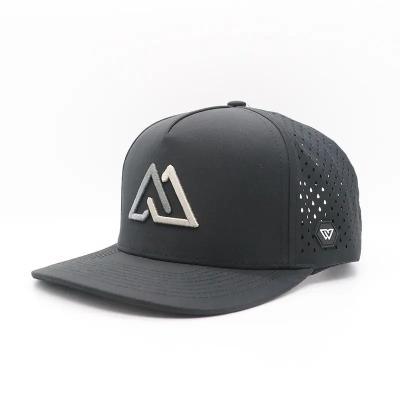 Cina Performance Outdoor Mesh Polyester Perforated Golf Hat Trucker Hat Logo di gomma in vendita