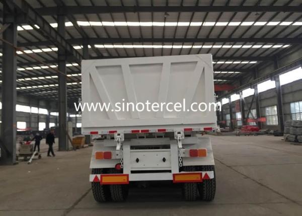 Quality Hydraulic System Semi Tipper Truck With Three Axles White for sale