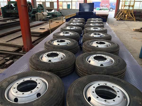 Quality 70Tons 15m Low Bed Semi Trailer Truck For Carrying Construction Machine for sale
