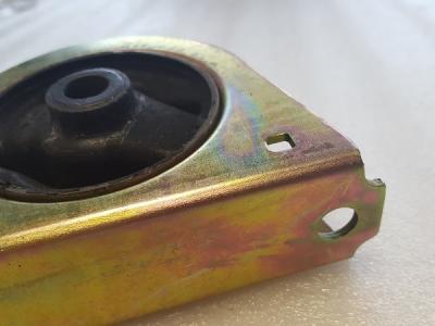 Cina OEM Mr333577 Mr333578 di Front Mitsubishi Lancer Engine Mount del salone in vendita