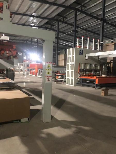 Quality Plywood Board Making Machine Plywood Press Machine Short Cycle Line  400L Min Gas Consumption for sale