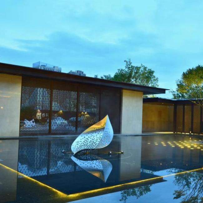 Famous modern abstract leaf stainless steel art sculptures for garden decoration