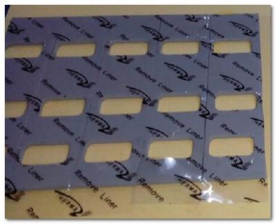 Chine 5W / Mk, UL a identifié le réémetteur isofréquence conducteur thermique 4.5mmT, 45 shore00 avec la couleur grise pour des modules de mémoire de RDRAM à vendre