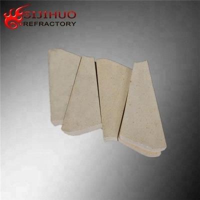 China 1.2-1.4% SiC High Alumina Refractory Bricks for Cement Kilns in Yellow Color for sale