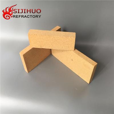 China Ceramic Raw Materials High Temperature Fire Brick Yellow Color for Industrial Furnaces for sale