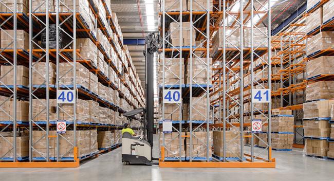 Heavy Duty Warehouse Storage System Matel Double Deep Selective Pallet Rack with Forklift