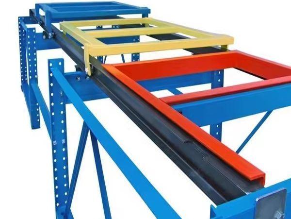 Heavy Duty Metal Push Back Pallet Racks with Guide Rail on Trolleys