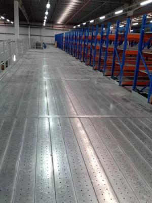 Cina Multi-Layer Steel Mezzanine Floor Rack For Warehouse Storage in vendita