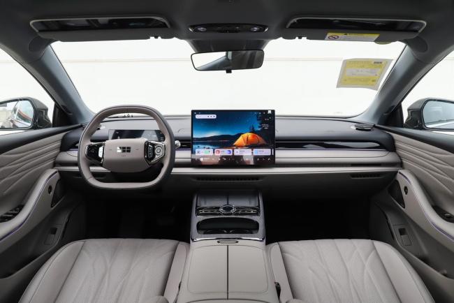 Geely Galaxy Starshine 8 cabin or detail view