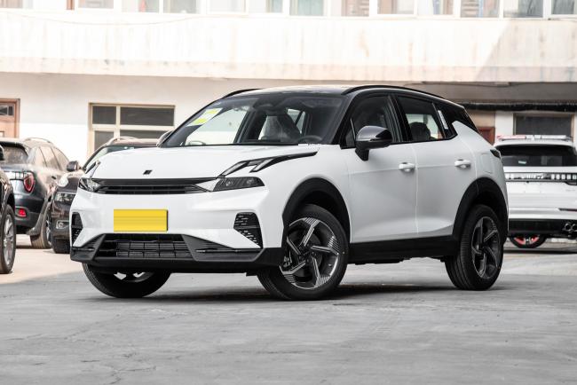 Lynk & Co 06 exterior view