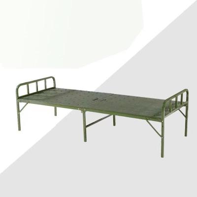 Cina Letto da campo in acciaio e plastica Letto da campo Letto da esercito Letto pieghevole portatile Letto da addestramento militare verde all'aperto in vendita