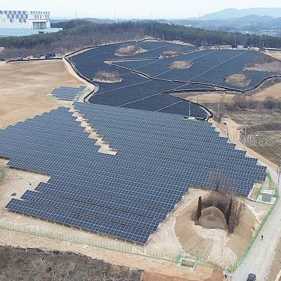 China Adjustable Aluminum Alloy Solar Panel Ground Mount For Uneven Ground for sale