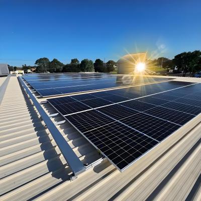 China Suportes de montagem de painéis solares personalizáveis para telhado reduzem os custos de energia à venda