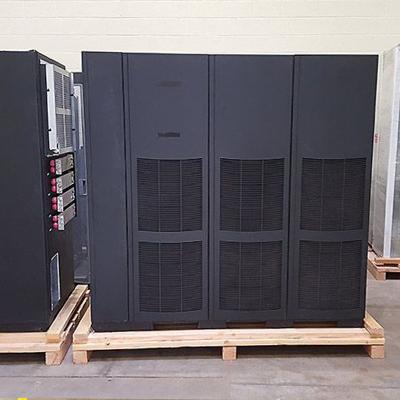Cina Eaton Power Xpert 9395 600KVA 600KW 400V UPS a doppia conversione on-line per data center in vendita