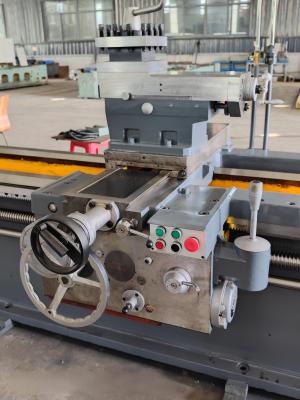 China 12 m Bodenmaschine Schwerlast-Horizontale Drehmaschine CW6180F Universaldrehmaschine zu verkaufen