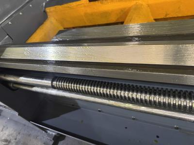 China Torno de giro más grande CW6180F Torno universal pesado Torno manual de metal convencional en venta
