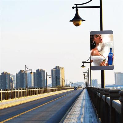 Cina Outdoor Roadside Light Poles Displaying Full Color Led Signs Large Screen in vendita