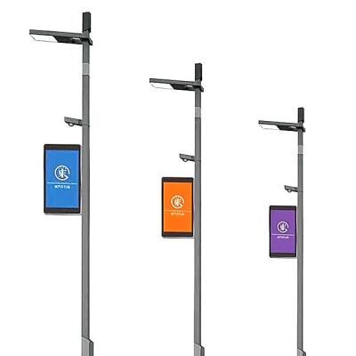 Cina Outdoor Roadside Light Poles Displaying Full Color Led Signs Large Screen in vendita