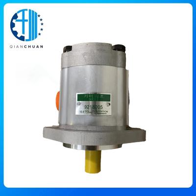 Cina Pompa idraulica 9218005 per motore diesel Isuzu 4BG1 4HK in vendita