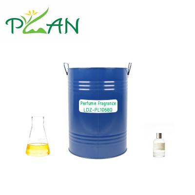 China Daily Flavor Miami Fumo Fragranza Essenza Woody Perfume Per Uomini Donne for sale