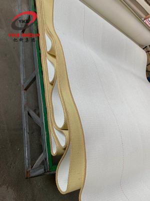 Chine La taille ondulée de bande de conveyeur a adapté la vitesse aux besoins du client 100-300m/Min avec le bord de Kevlar à vendre