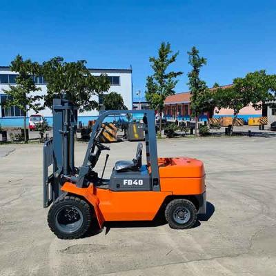 China Orange 4 Tonnen Diesel Gabelstapler Duplex Mast 4m Doppelvorreifen Gegengewicht zu verkaufen