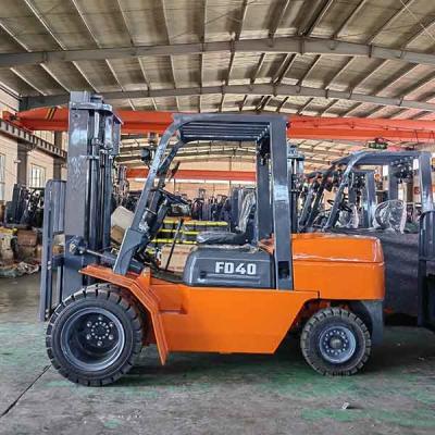 China Orange 4 Tonnen Diesel Gabelstapler Duplex Mast 4m Doppelvorreifen Gegengewicht zu verkaufen