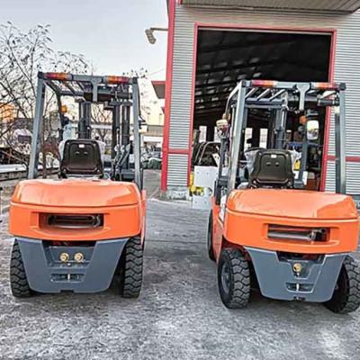 China Duplex 3m mast 2 ton Diesel lift truck Chinese motor zijdelingse schakelaar Gele kleur Te koop