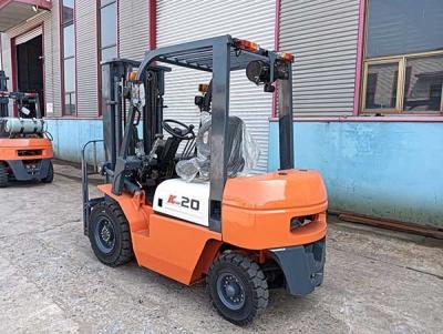 China Duplex 3m mast 2 ton Diesel lift truck Chinese motor zijdelingse schakelaar Gele kleur Te koop