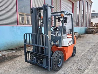 China Duplex 3m mast 2 ton Diesel lift truck Chinese motor zijdelingse schakelaar Gele kleur Te koop